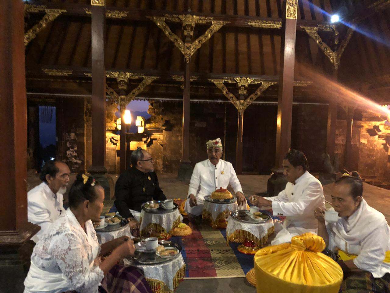 SuratanBali.com, Media Satukan Bangsa - Sulinggih Siwa-Budha Pimpin ...